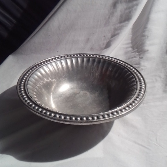 The Wilton Co | Dining | The Wilton Co Serving Bowl | Poshmark